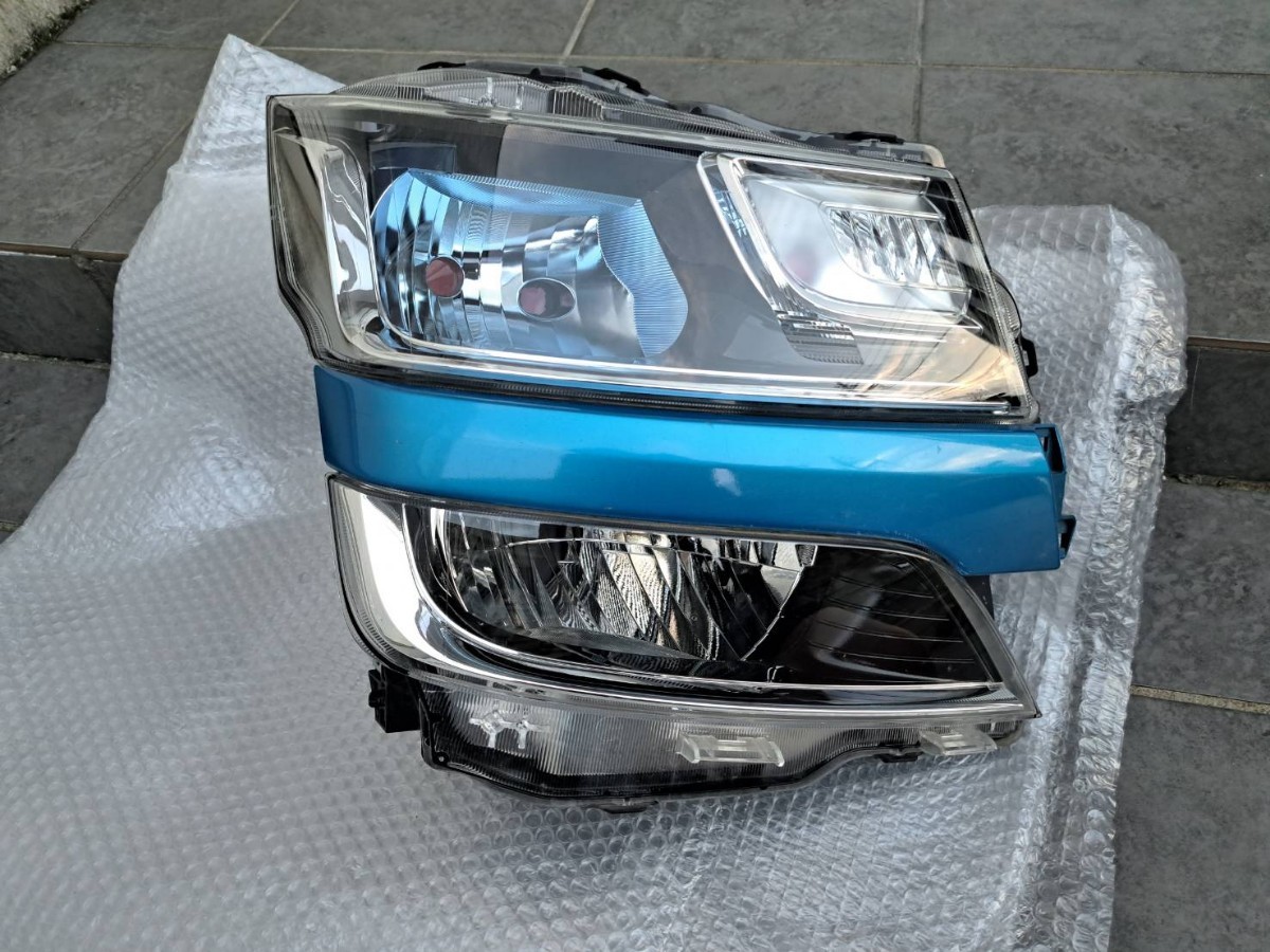 Yahoo!オークション - ワゴンR MH55S 右ヘッドライト