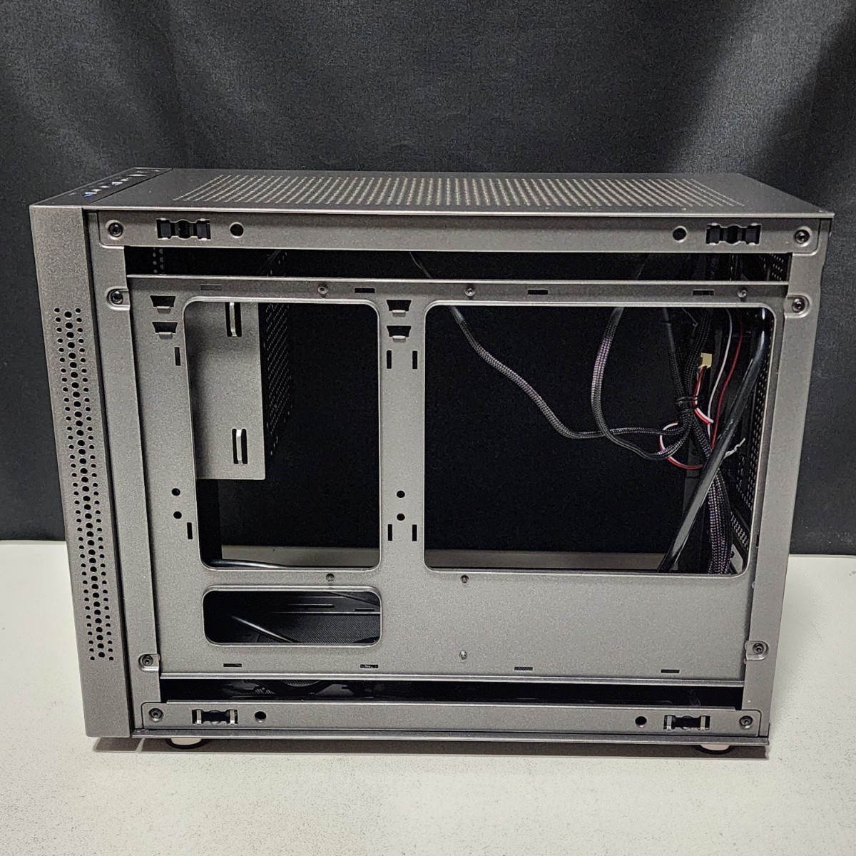 Yahoo!オークション - SAMA IM01-BK 小型PCケース(MicroATX) ガラスサ...
