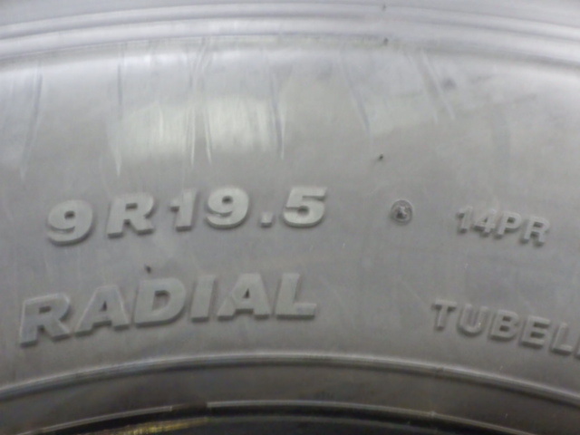 9R19.5 14PR ブリヂストン W970 8分山 4本セット スタッドレスタイヤ UT2671(タイヤ)｜売買されたオークション情報、yahooの商品情報をアーカイブ公開 ...