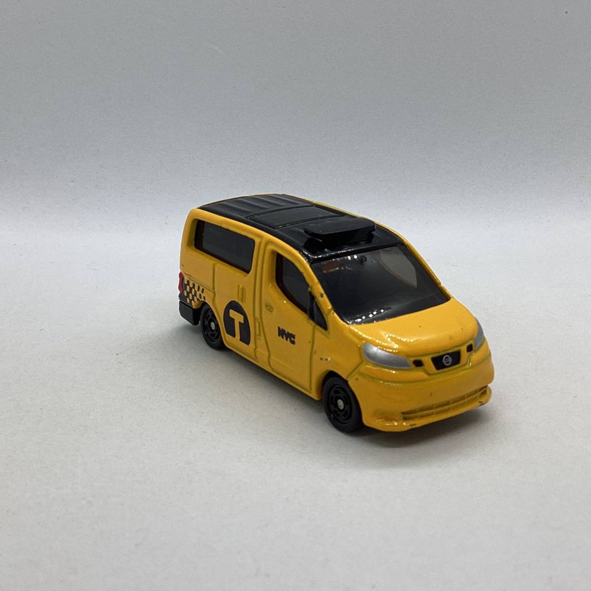 Yahoo!オークション - DZ1080 トミカ ミニカー 日産 NISSAN NV200 タク...