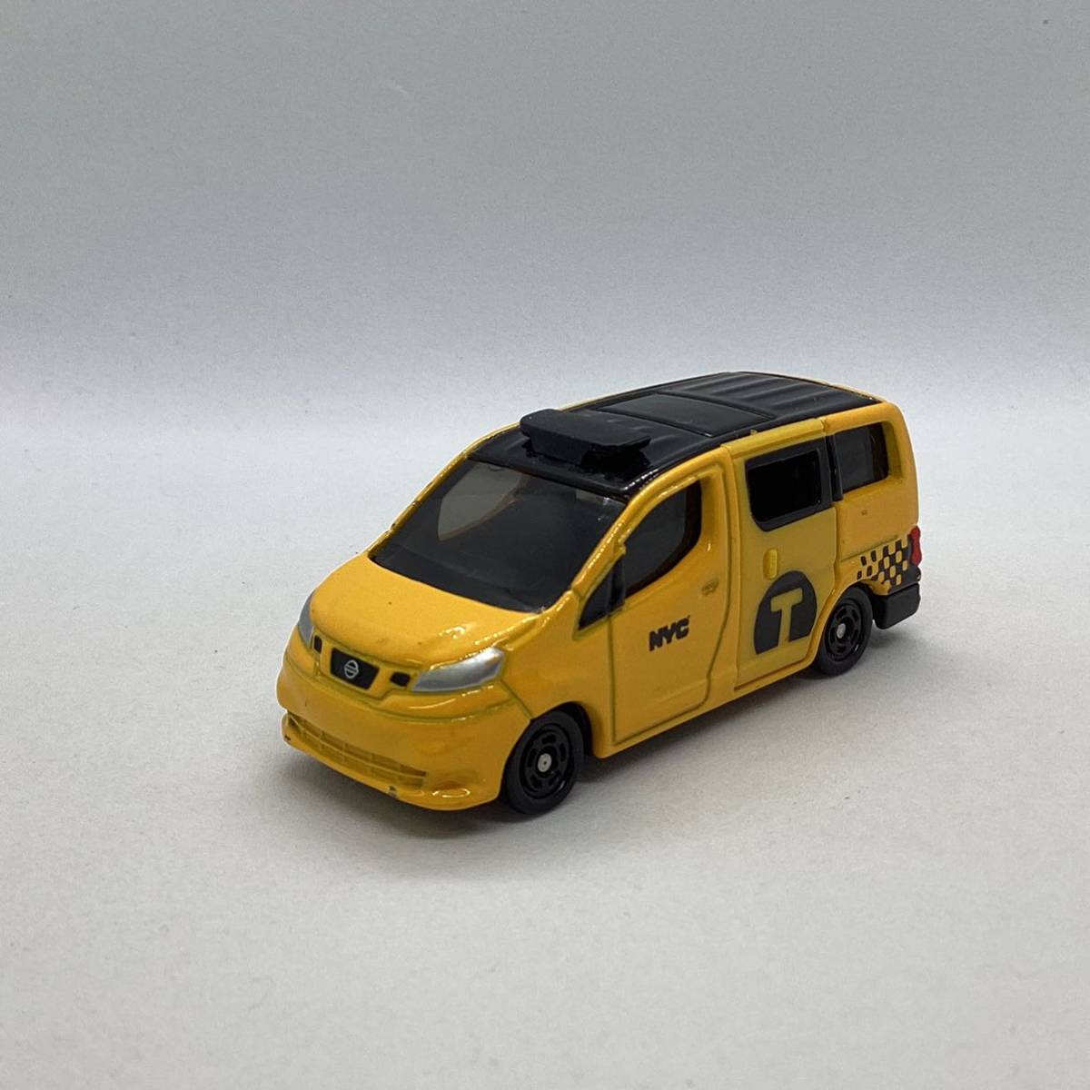 Yahoo!オークション - DZ1080 トミカ ミニカー 日産 NISSAN NV200 タク...