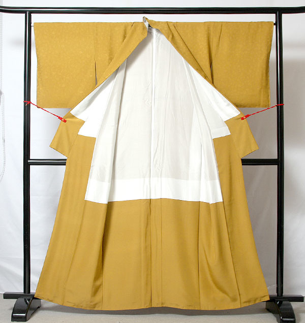 Yahoo!オークション - 6665 正絹色無地 辛子色 上質紋意匠地 一つ紋 ...