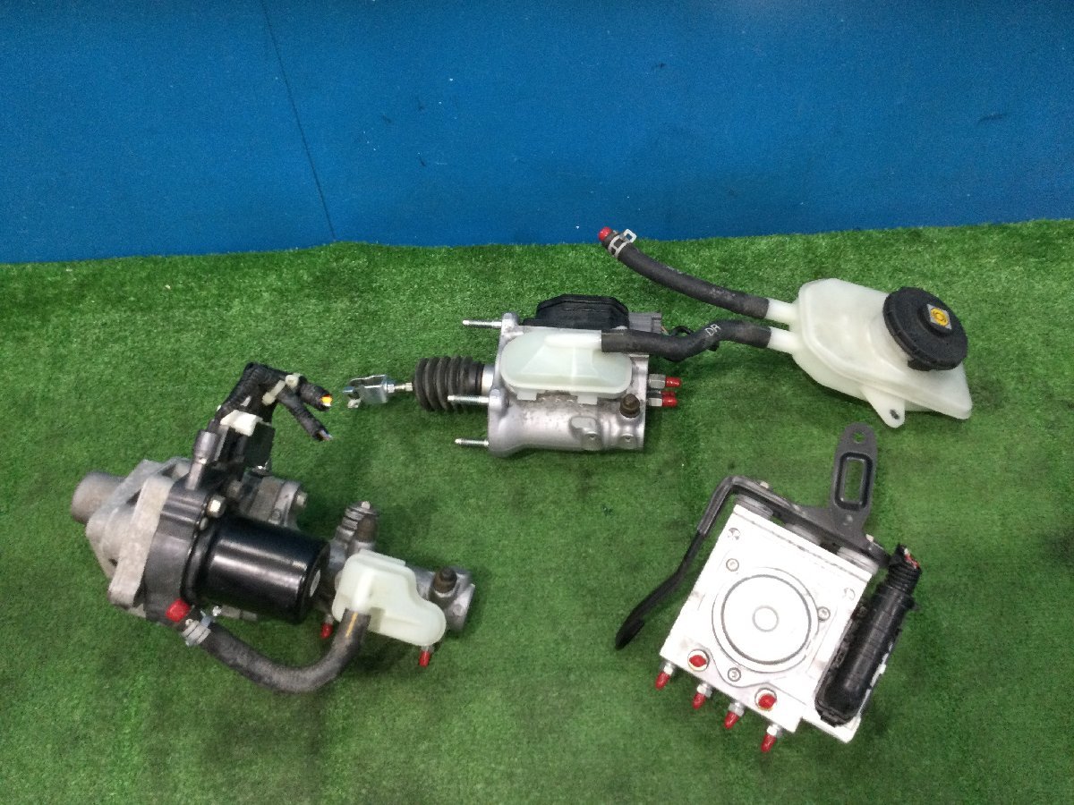 Yahoo!オークション - 【同梱不可】ヴェゼル RU4 ABSアクチュエーター ...