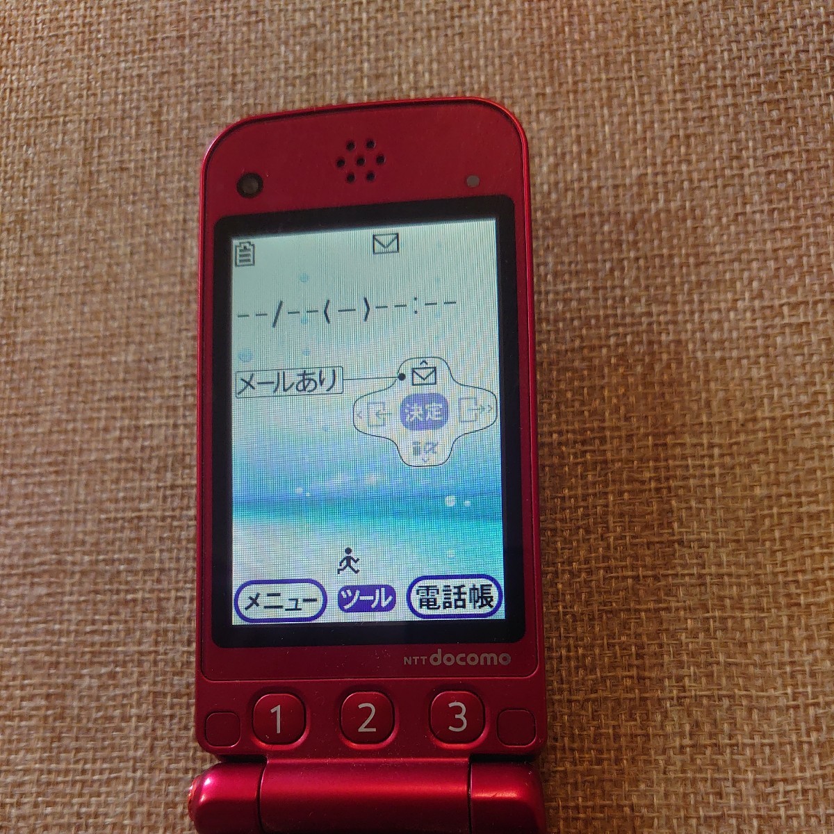 Yahoo!オークション - F884iES docomo 赤