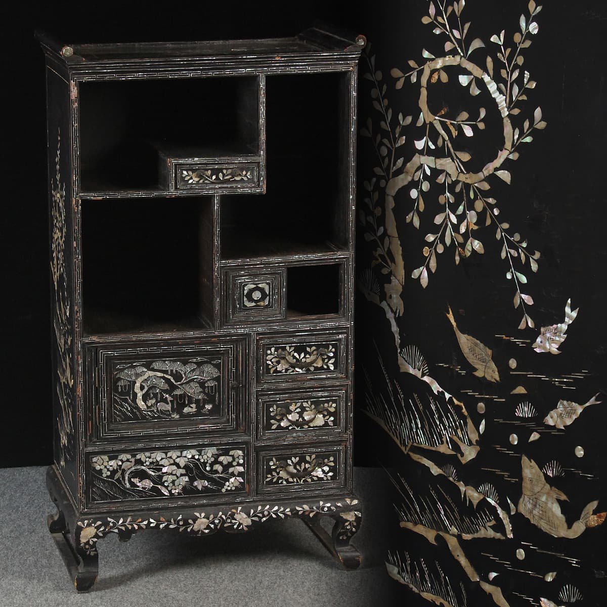 DS272 朝鮮古美術 李朝螺鈿細工 黒漆塗 青貝螺鈿 山水風景 松下鹿図 飾棚 高103.5cm 重13.8kg 李朝螺鈿棚 朝鮮棚 李朝家具(李朝)｜売買されたオークション情報、yahoo ...