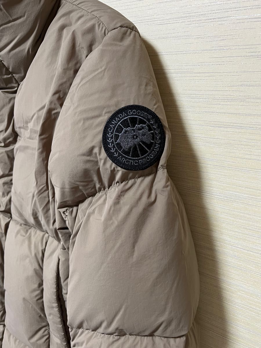 超美品 22AW カナダグース EVERETT PUFFER ダウンジャケット 超美品 22AW カナダグース EVERETT PUFFER ダウンジャケット