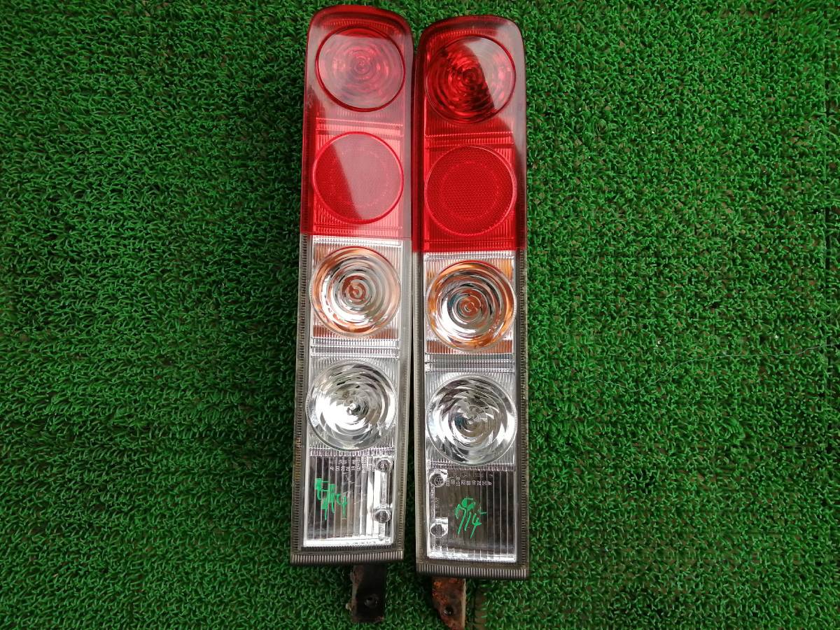 Yahoo!オークション - 日産 キューブ BZ11 YZ11 Z11 純正 テールランプ...