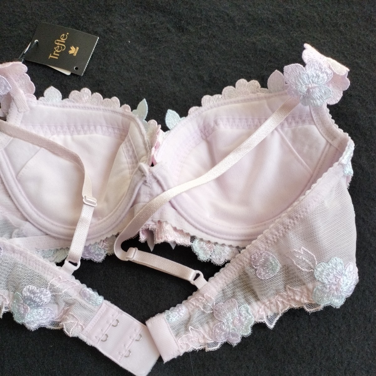 Yahoo!オークション - Trefle 34 ブラジャー単品 C70 新品未使用 タグ...