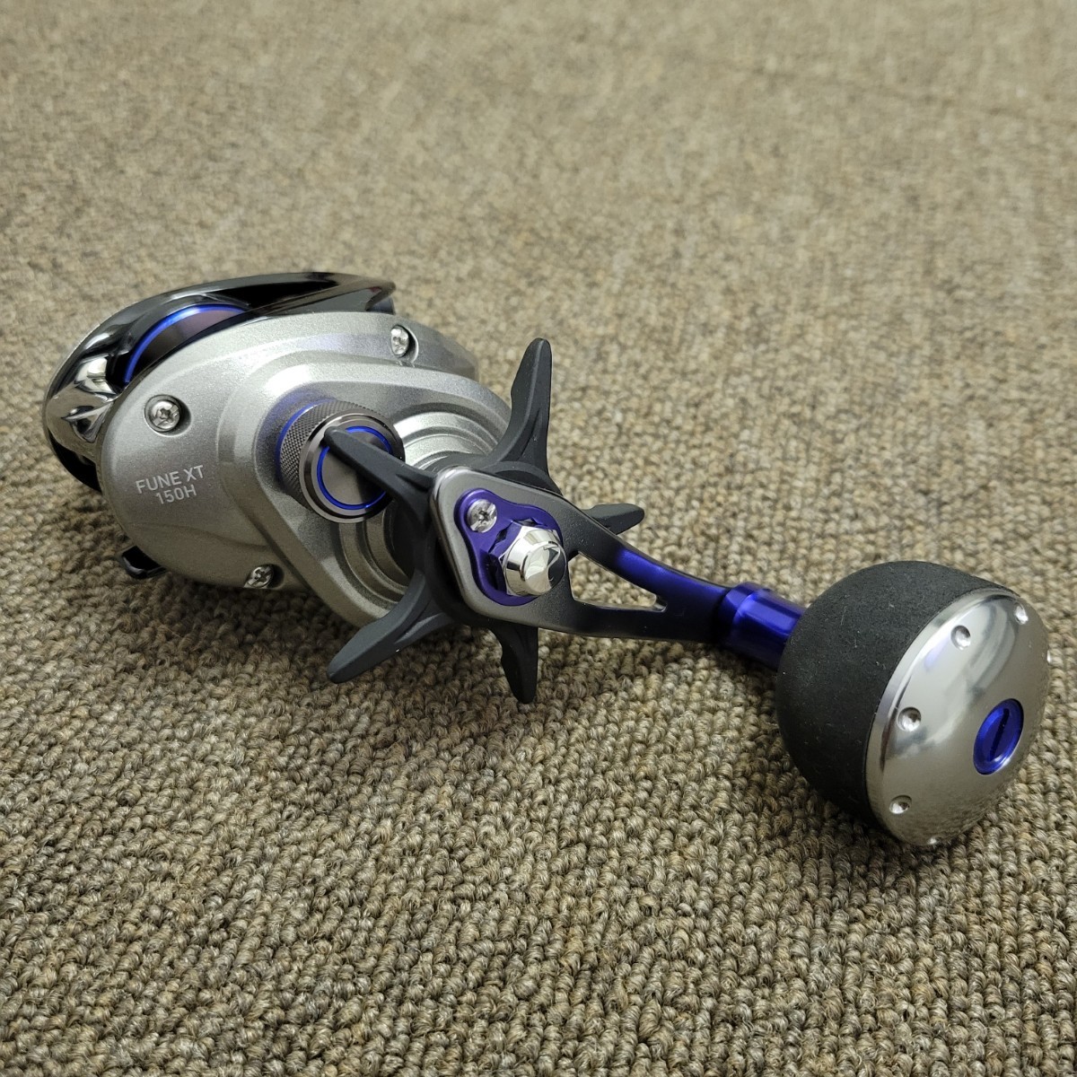 Yahoo!オークション - ダイワ フネXT150H美品 右ハンドル 両軸リール