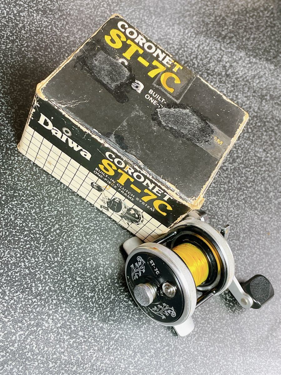 Yahoo!オークション - 299 DAIWA ダイワ CORONET ST-7C リール 未チェ...