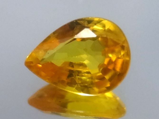 Yahoo!オークション - 0.58ct a 新品・天然イエローサファイヤ タンザ...