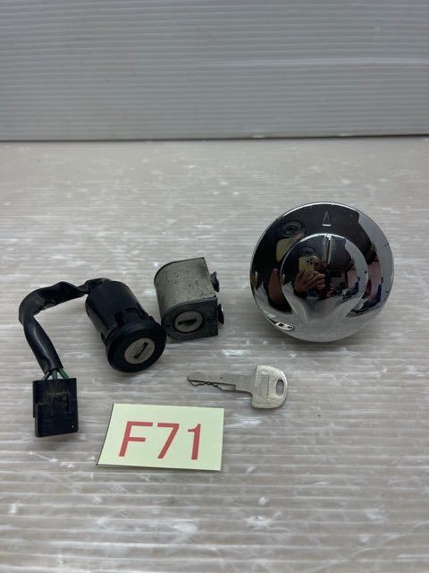 Yahoo!オークション - F71 XR50モタード 純正キーセット3点（ヘルメッ...