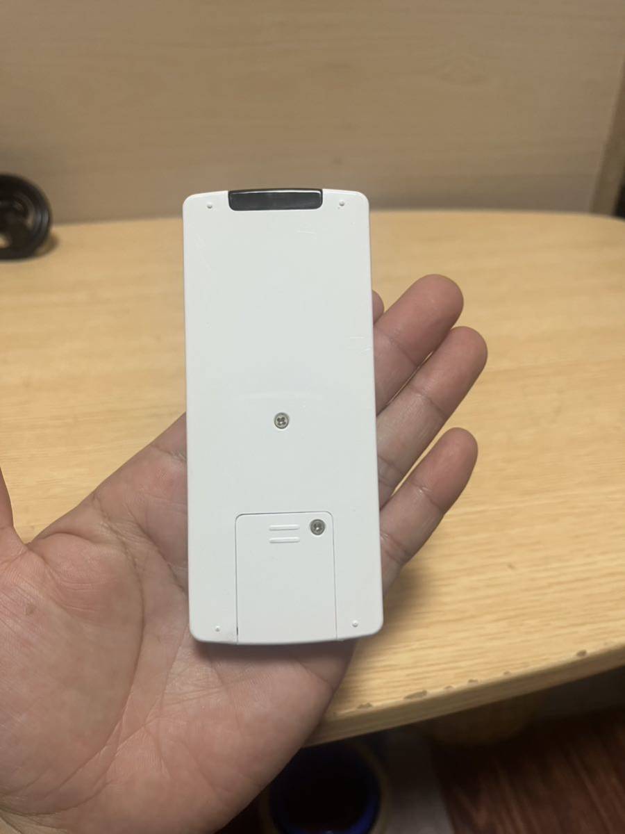 Yahoo!オークション - HITACHI 日立 HEF-RM2 扇風機用リモコン 動作品 ...