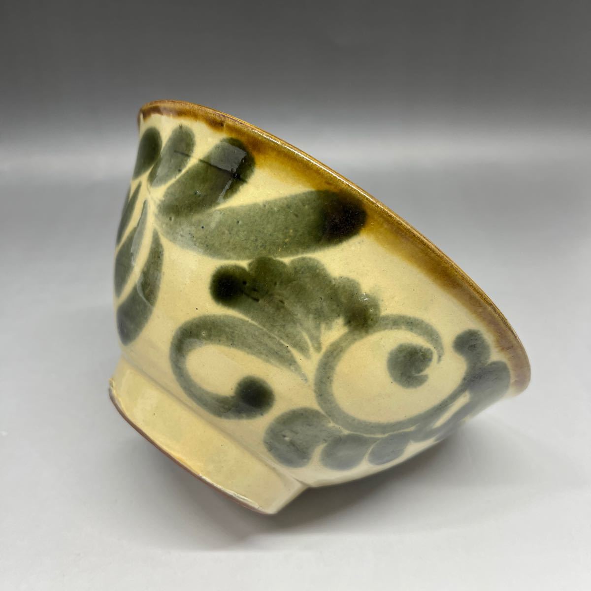 Yahoo!オークション - C499 琉球 やちむん どんぶり茶碗 唐草模様 鉢 ...