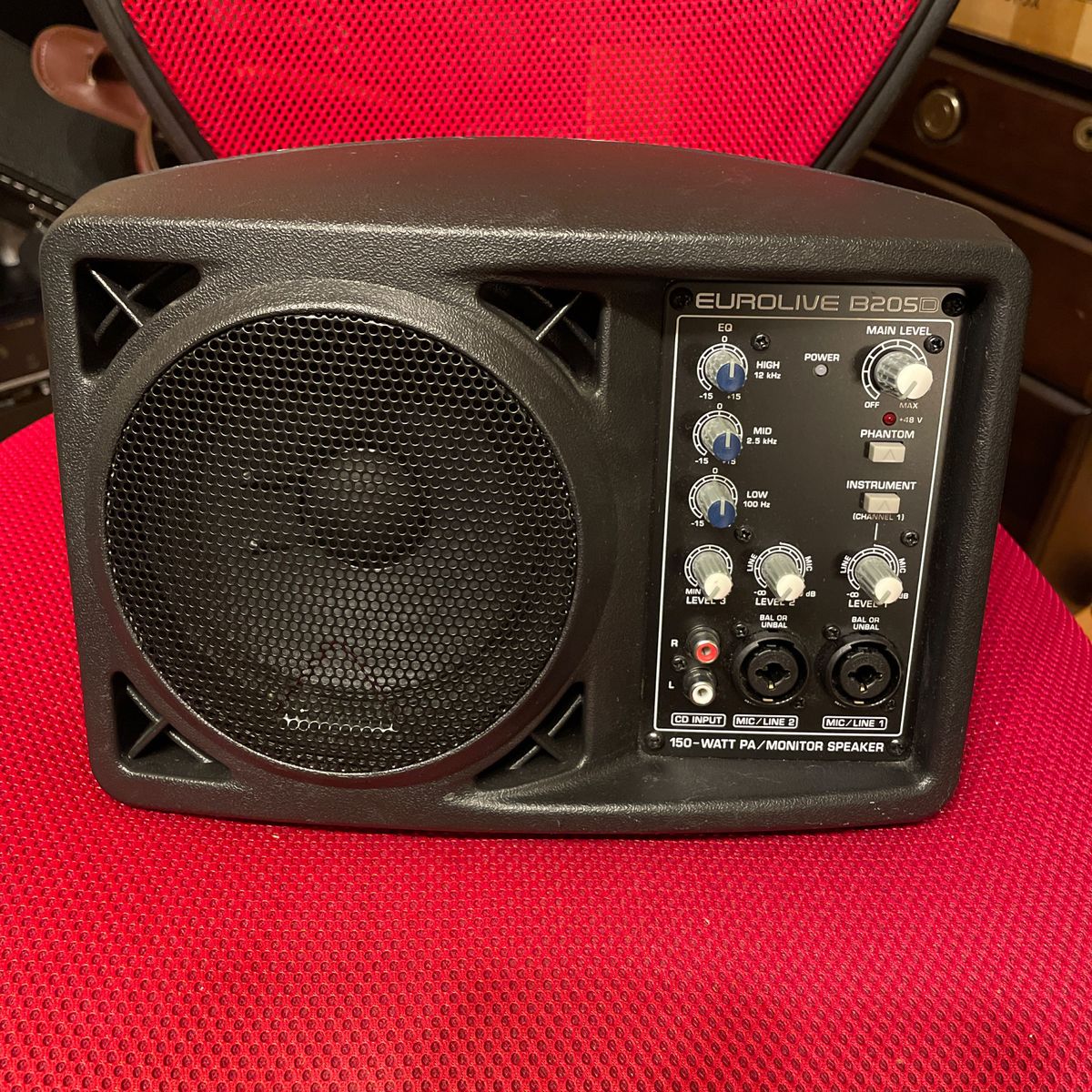 BEHRINGER ( ベリンガー ) B205D EUROLIVE パワードスピーカー BEHRINGER ( ベリンガー ) B205D EUROLIVE パワードスピーカー