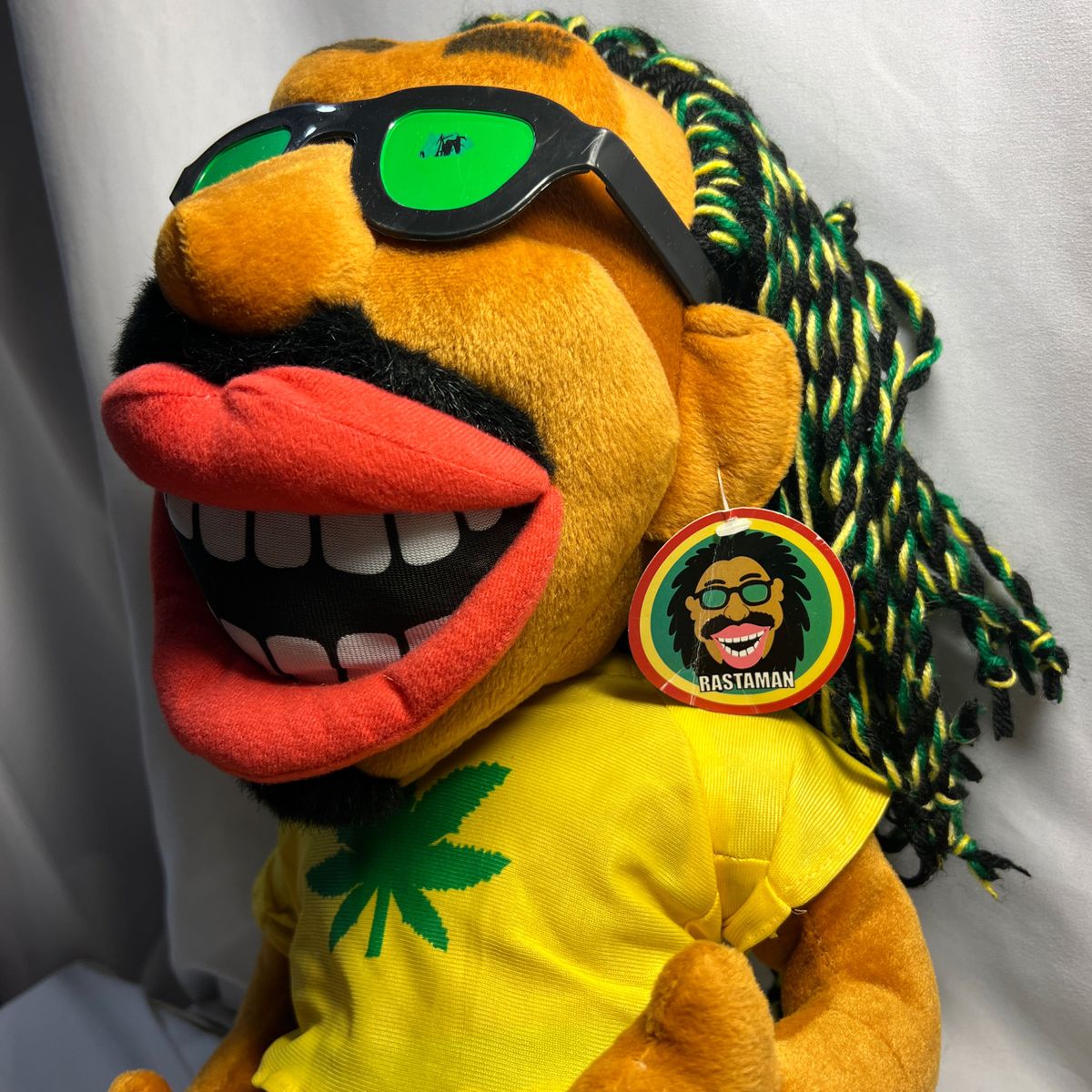 RASTAMAN(ラスタマン)のぬいぐるみ(身長約45cm)胸の葉っぱでラリ RASTAMAN(ラスタマン)のぬいぐるみ(身長約45cm)胸の葉っぱでラリ