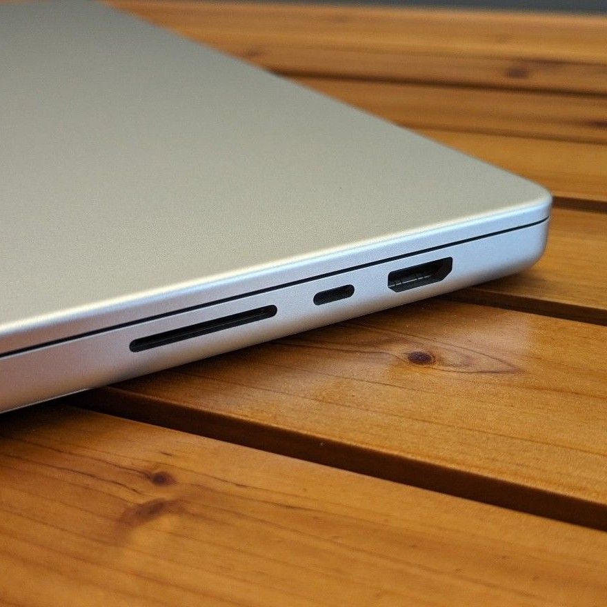 16インチ MacBook Pro M1 Max メモリ 32GB SSD 2TB USキーボード 16インチ MacBook Pro M1 Max メモリ 32GB SSD 2TB USキーボード