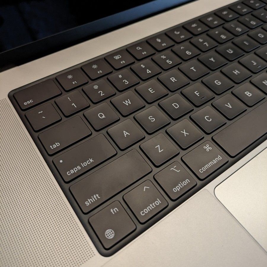 16インチ MacBook Pro M1 Max メモリ 32GB SSD 2TB USキーボード 16インチ MacBook Pro M1 Max メモリ 32GB SSD 2TB USキーボード