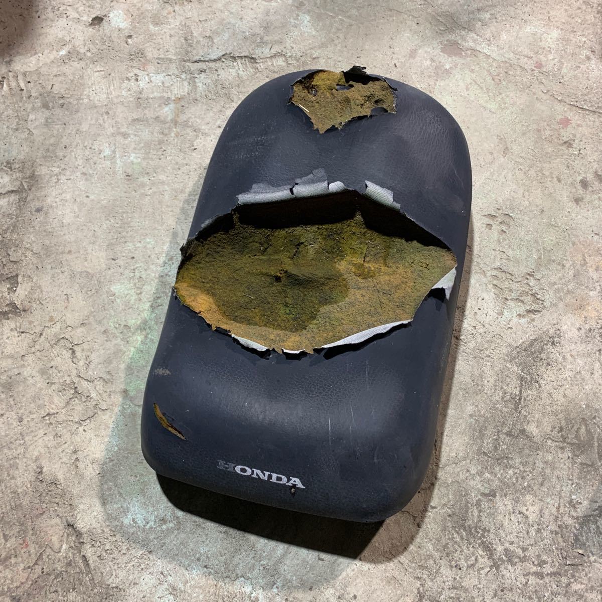 Yahoo!オークション - ズーマー AF58 シート 張り替えベース ジャンク