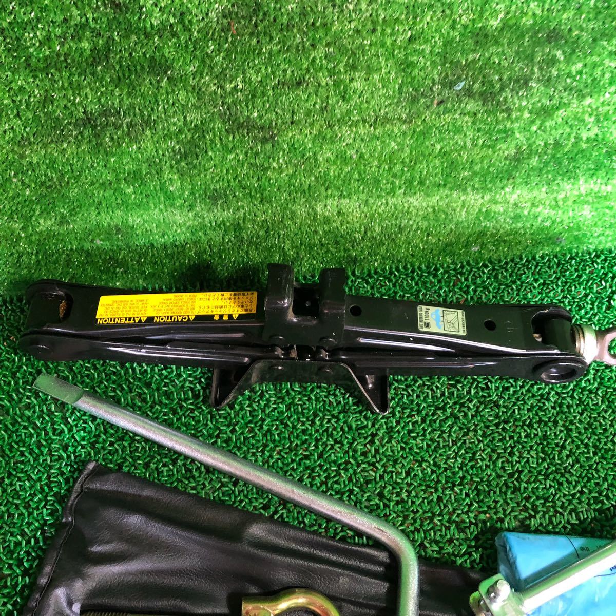 Yahoo!オークション - トヨタ ヴォクシー AZR60 純正 ジャッキ 車載工...