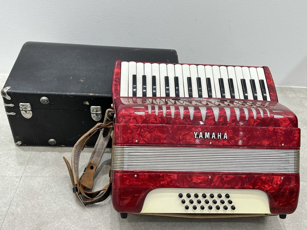 Yahoo!オークション - YAMAHA 8905 アコーディオン 赤 ヤマハ 中古 鍵...