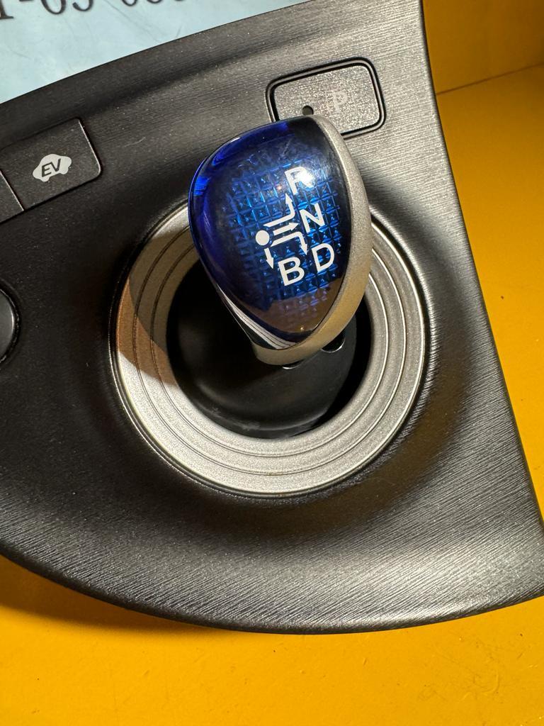 Yahoo!オークション - プリウス ZVW30 シフトレバー パネル P-63