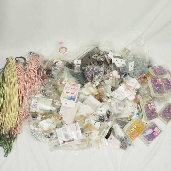 Yahoo!オークション - K1115 大量 アクセサリー パーツ ネックレス ペ...