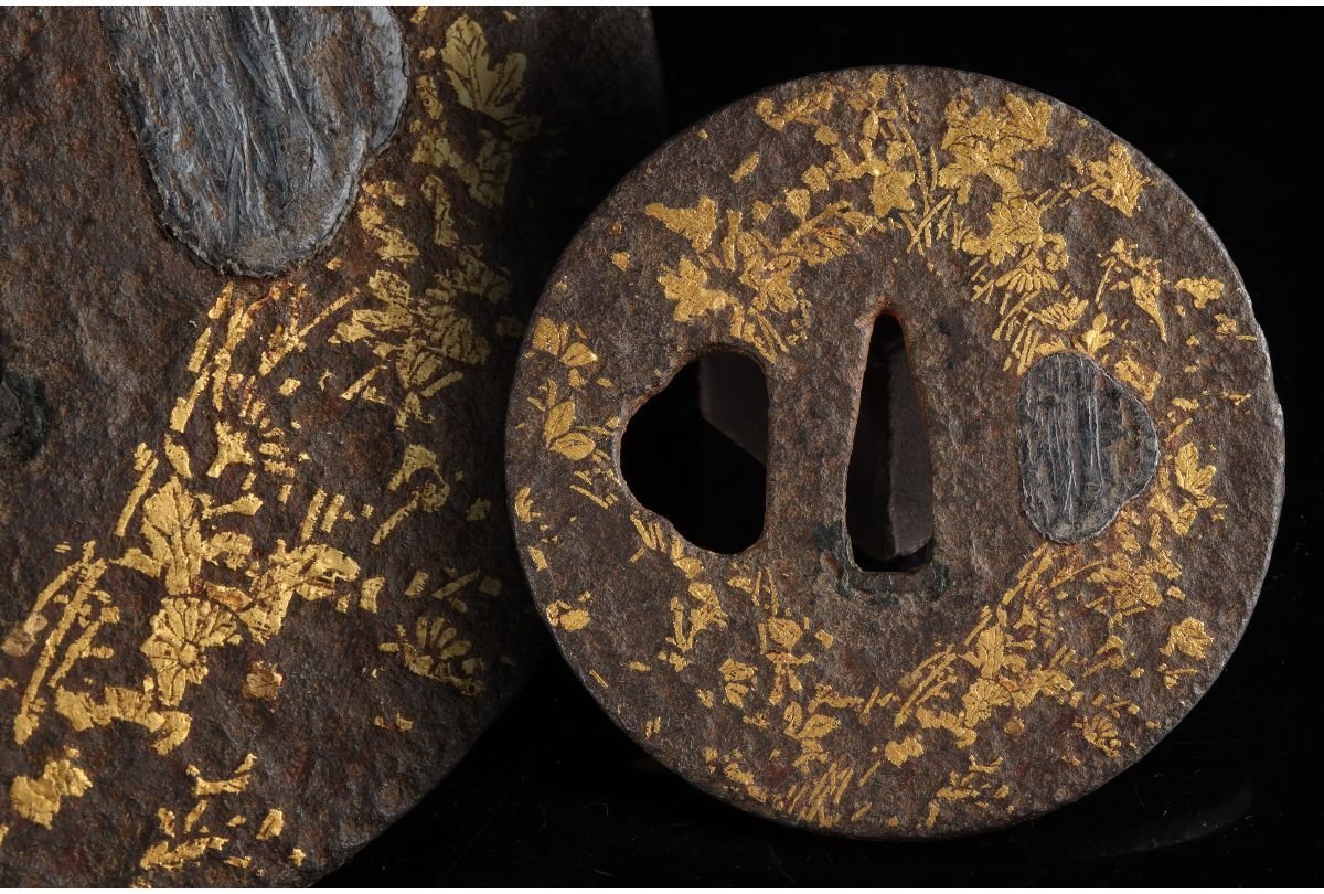 Yahoo!オークション - [URA]収集家所蔵品/鉄地金象嵌花草文丸形鍔/137g...