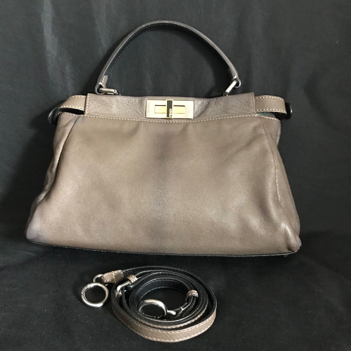 定価の約70%オフ】美品 FENDI フェンディ ピーカブー 定価の約70%オフ】美品 FENDI フェンディ ピーカブー