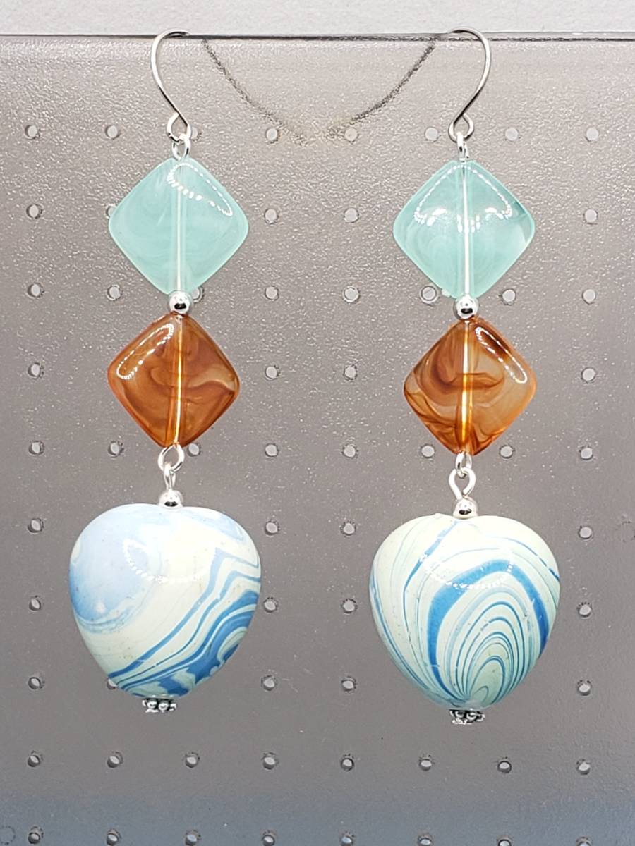 Yahoo!オークション - ハンドメイド イヤリングorピアス C665 樹脂...