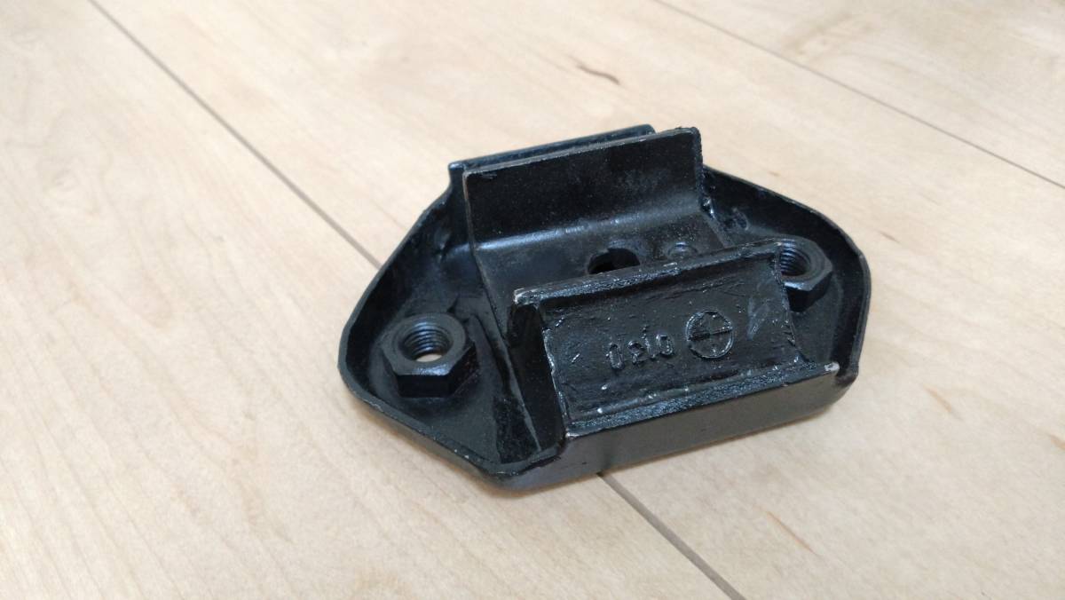 Yahoo!オークション - KP61 KE70用 4K エンジンマウント 後ろ側 新品