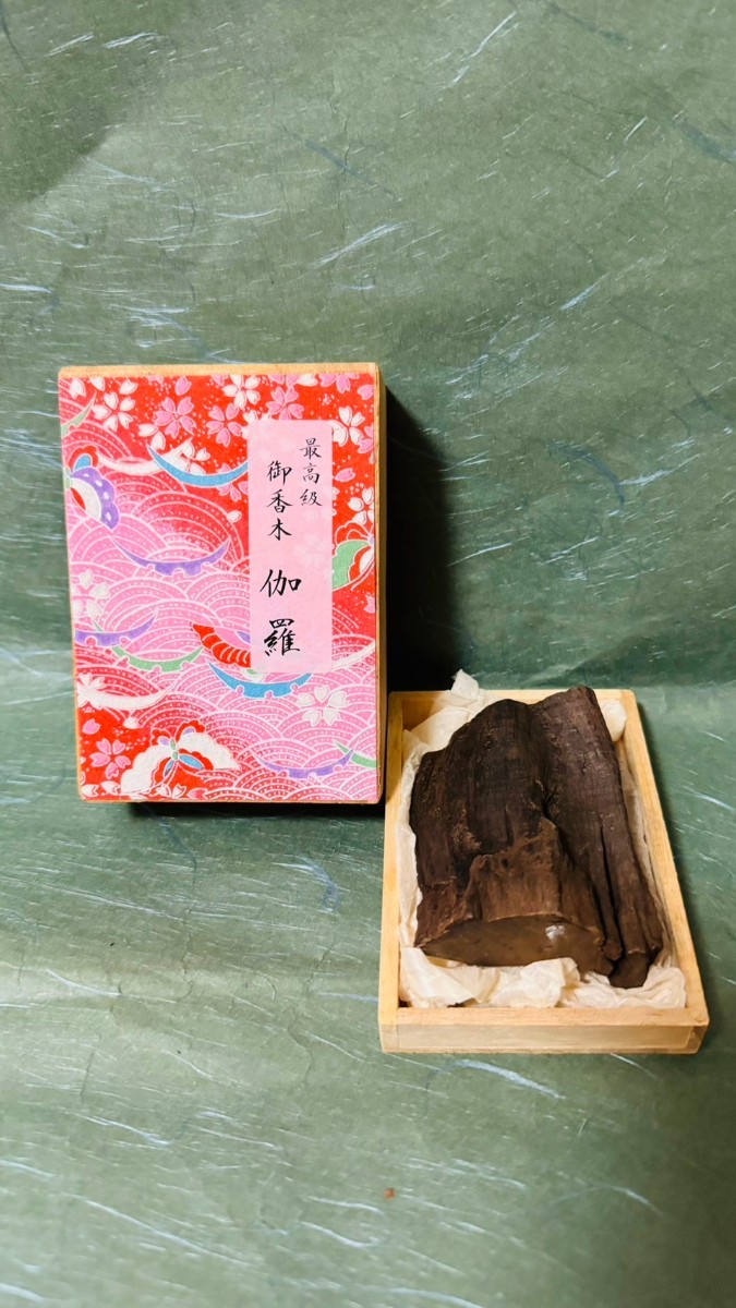 Yahoo!オークション - 最高級 御香木【伽羅】53g 香木 骨董 香炉 香道...