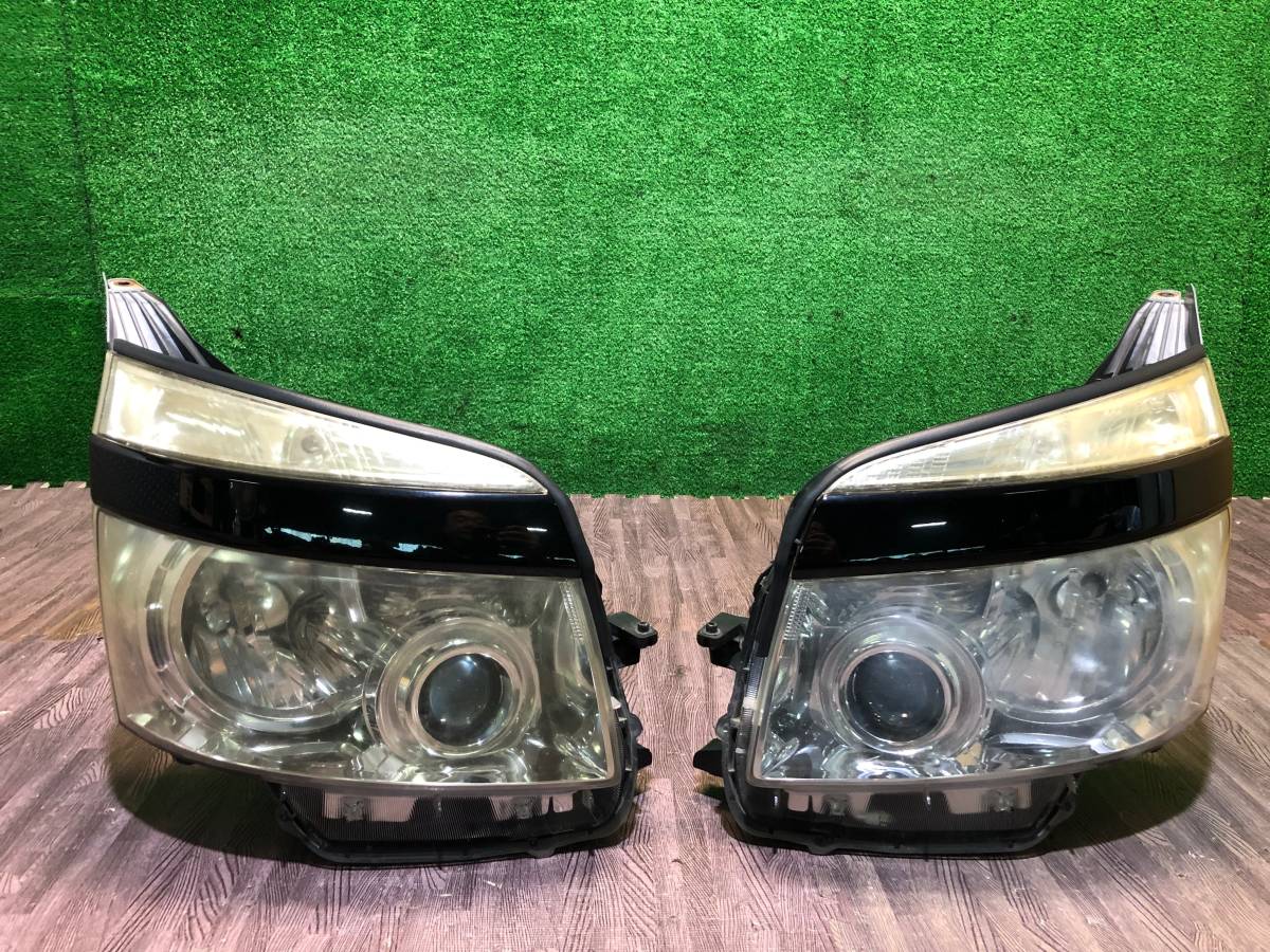 Yahoo!オークション - ZRR70W ヴォクシー 左右 ヘッドライト HID 202 H...