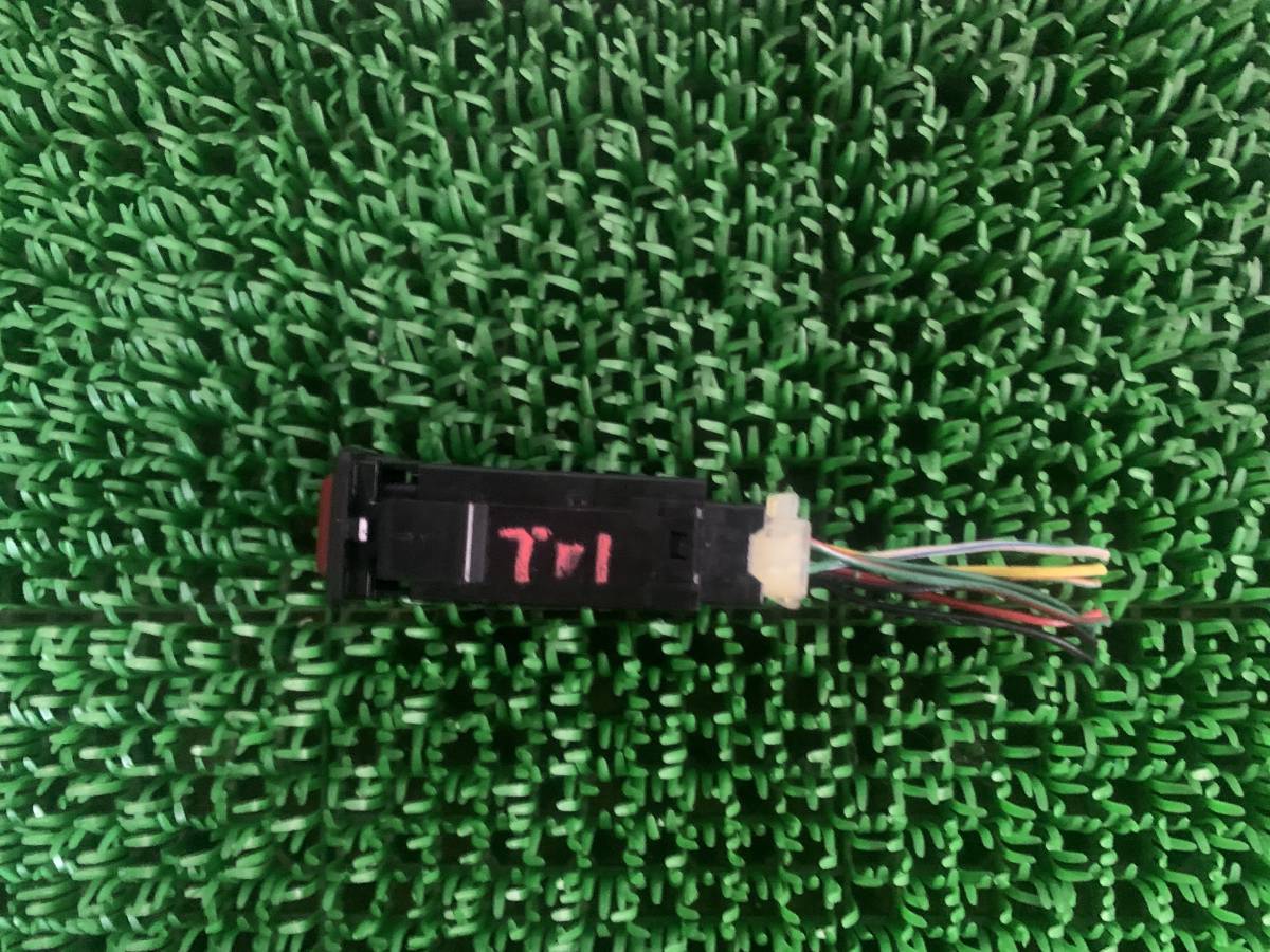 M2-2 スバル サンバー TT1 TT2 TV1 TV2 TW1 TW2 ハザードスイッチ ハザード ハザート スイッチ ボタン非常停止(スバル用)｜売買されたオークション情報、yahooの ...