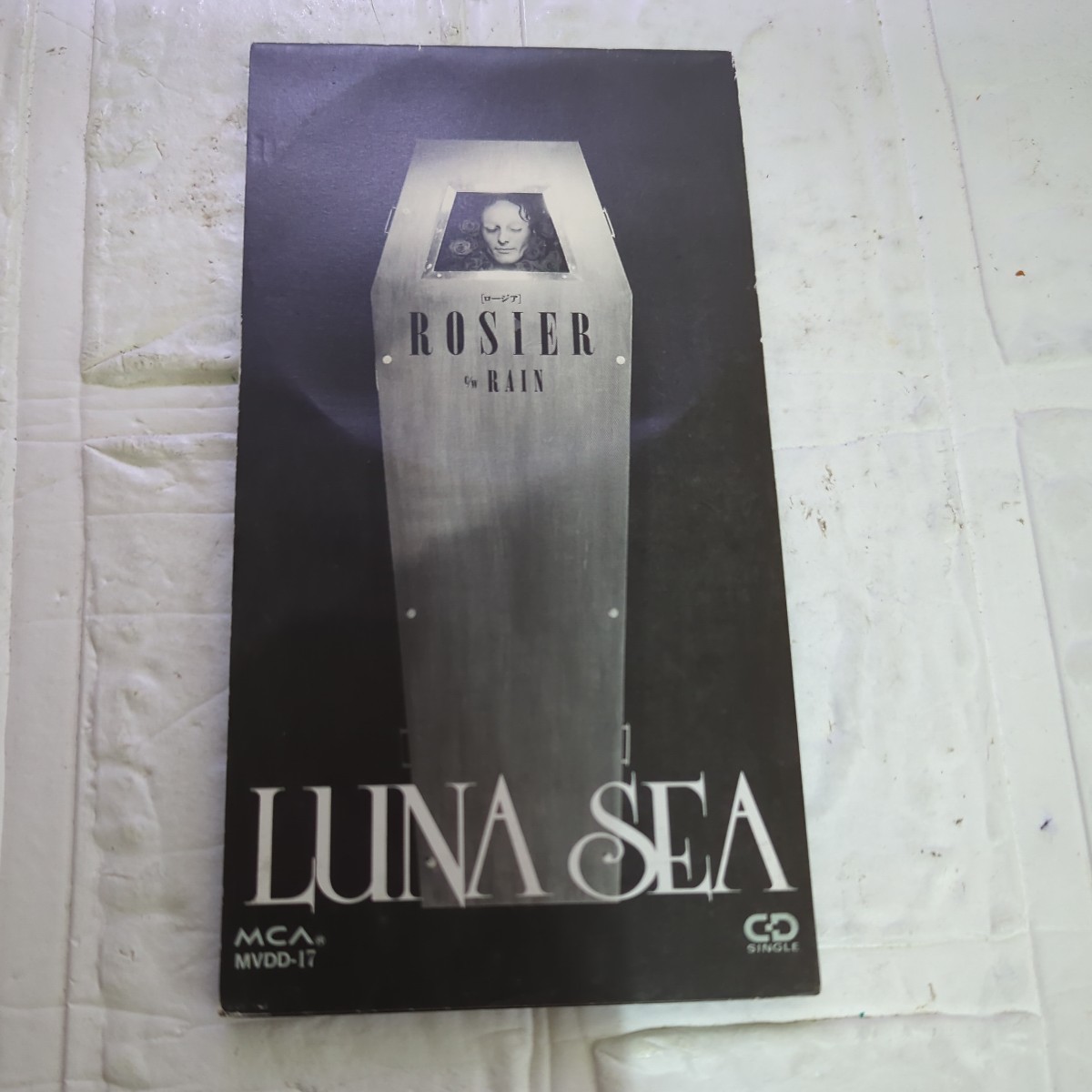 LUNASEA／ROSIER／RAIN(LUNA SEA)｜売買されたオークション情報、yahooの商品情報をアーカイブ公開 - オークファン（aucfan.com）