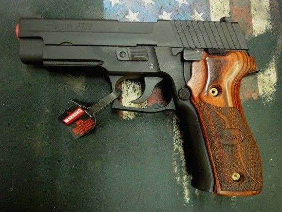 希少品】実物 シグ Sig P226 アルタモント ウッドグリップ 希少品】実物 シグ Sig P226 アルタモント ウッドグリップ