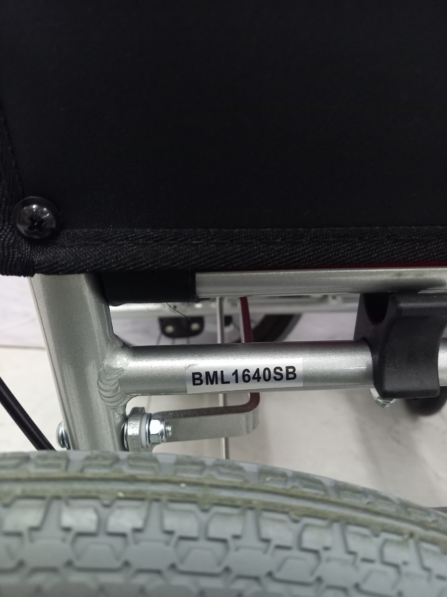 Yahoo!オークション - SJ 美品 KAWAMURA 車いす 車椅子 介助用 折りた...