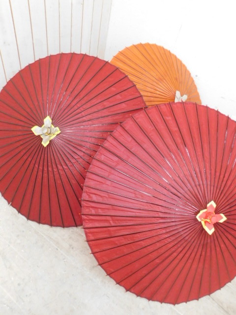 上1892 蛇の目傘 3点まとめて 番傘 和傘 雨傘 和装小物 日本舞踊 演劇 舞台 衣装 小道具 コスプレ 撮影 レトロ雑貨(その他)｜売買されたオークション情報、yahooの商品情報を ...