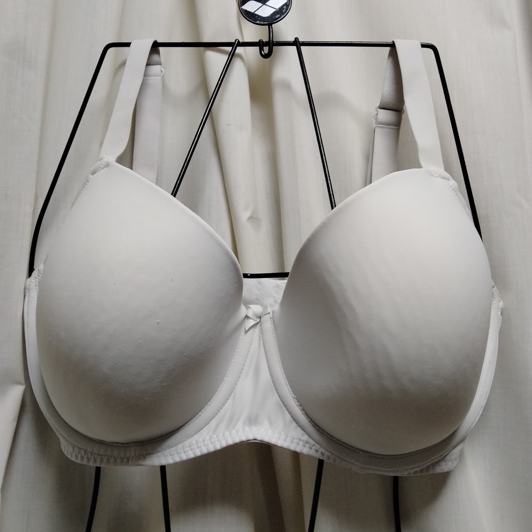 Yahoo オークション 【used】補正下着 H75 Tシャツブラジャー 白