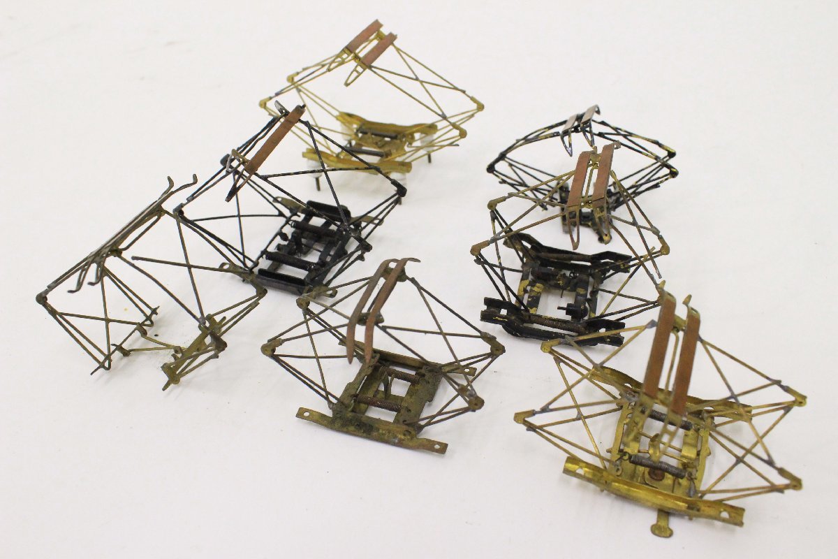 Yahoo!オークション - メーカー不明 パンタグラフ 8点セット 鉄道模型 ...