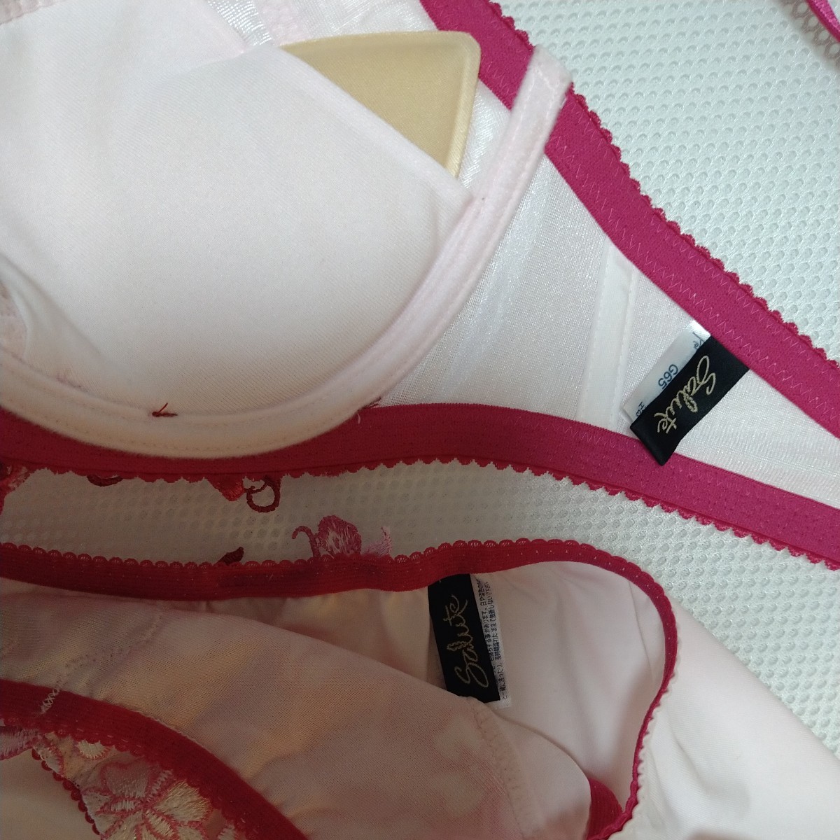 Yahoo!オークション - ワコール サルート53グループ「レトロモダン」