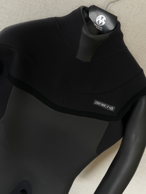 Yahoo!オークション - 新品未使用 BeWETビーウェット/3mmセミドライフ...