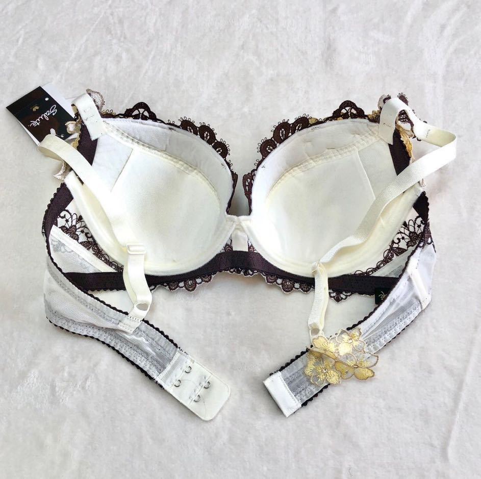 Yahoo!オークション - ワコールサルート49G【モロッコ】ブラD70＆ ソ...