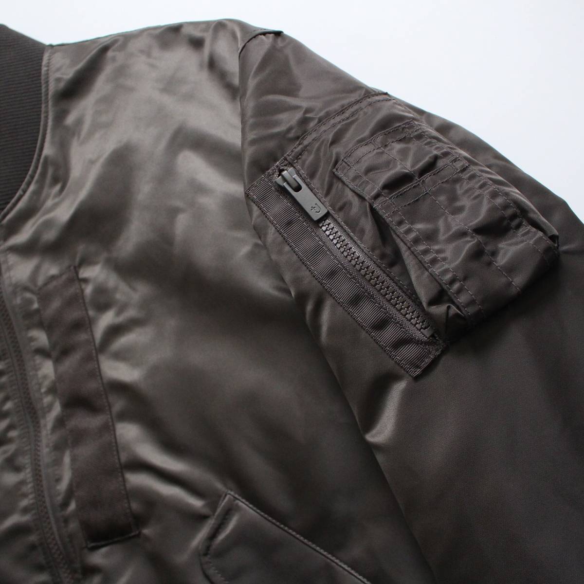 +J UNIQLO ユニクロ × JIL SANDER ジルサンダー ハイブリッド ダウン オーバーサイズ MA-1 ブルゾン S 311-445765 定価\12 900 カーキ(ジャンパー ...