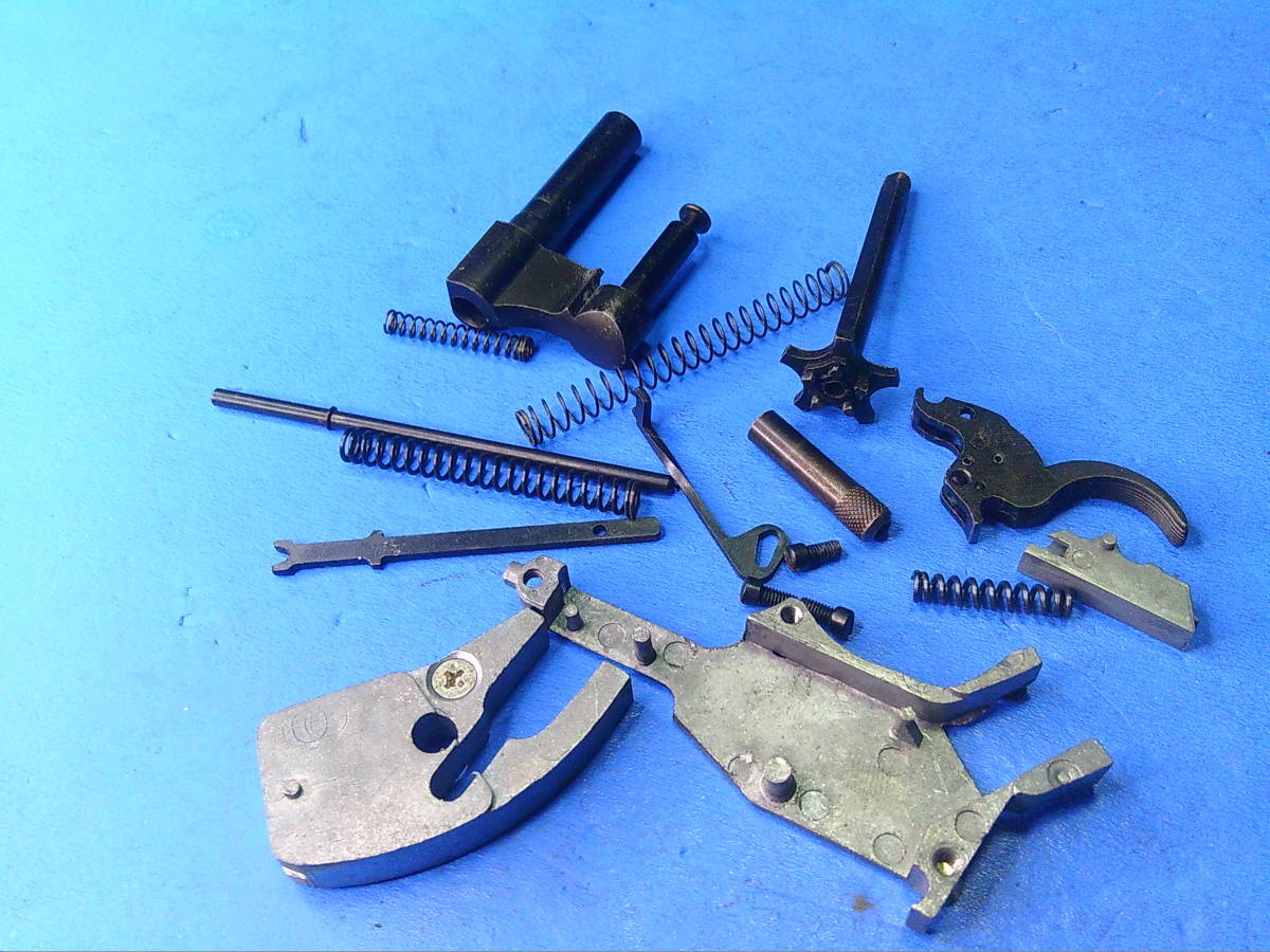 Yahoo!オークション - H コクサイ S&W M36 チーフ パーツ