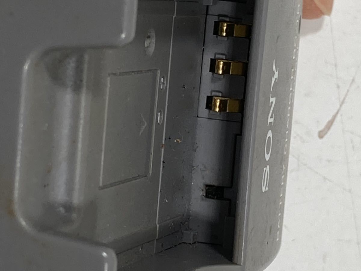 Yahoo!オークション - 【ad2303010.a205】SONYバッテリーチャージャー ...