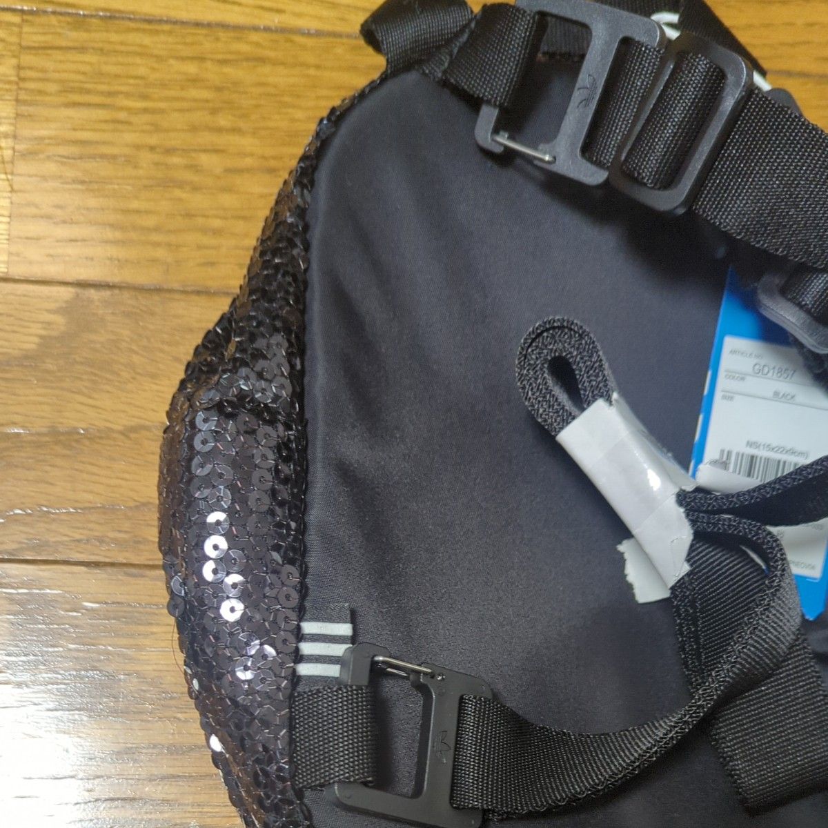 新品タグ付き】アディダス スパンコールアクセサリー バッグ 新品タグ付き】アディダス スパンコールアクセサリー バッグ