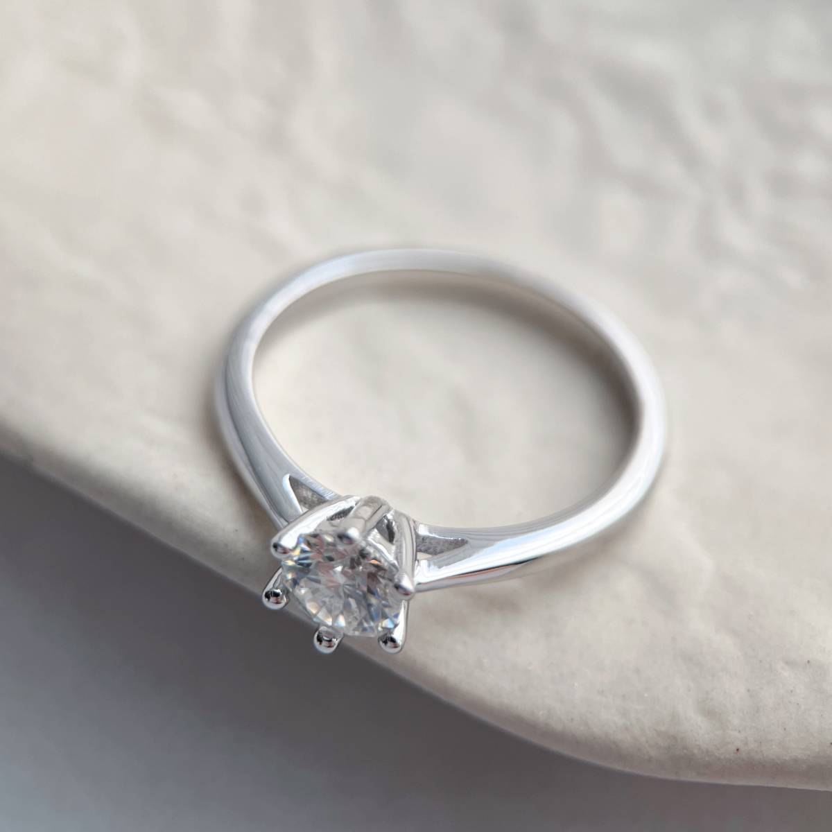 14号 モアサナイト 0.5ct シンプルソリティアリング silver925製(その他)｜売買されたオークション情報、yahooの商品情報をアーカイブ公開 - オークファン（aucfan.com）