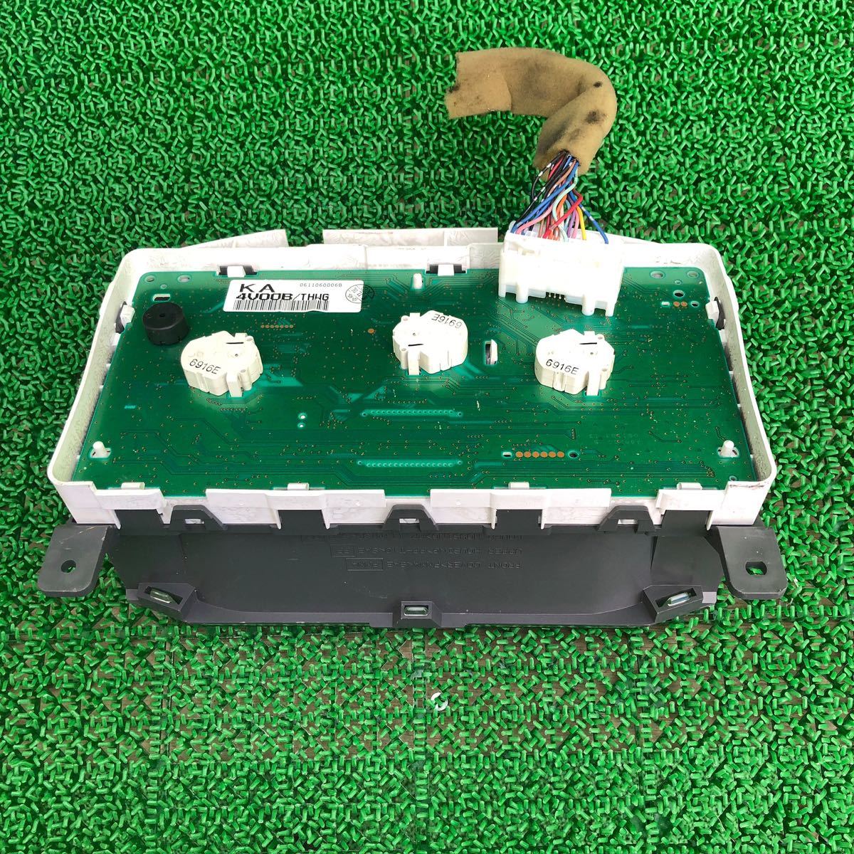 Yahoo!オークション - 日産 キューブ BZ11 純正 スピードメーター YZ11...