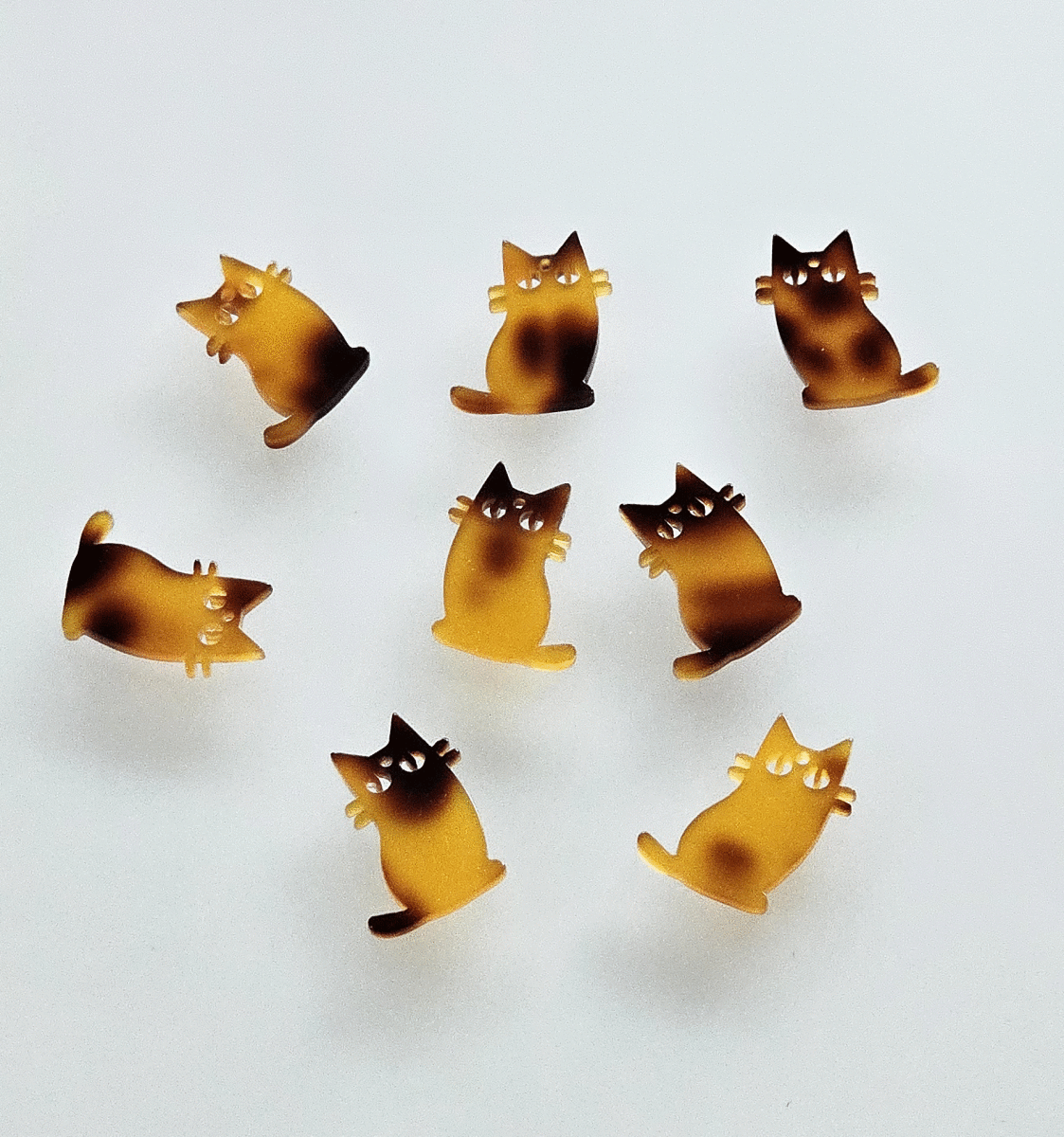 日本代購代標第一品牌【樂淘letao】－☆即決☆アクリル製べっ甲柄 おひげ、お目目猫パーツ 8個で240円